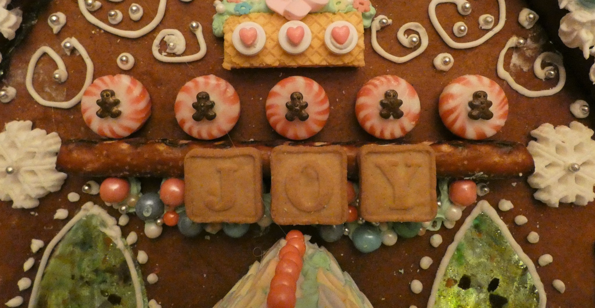 Layering Details for a Magical Gingerbread House | Little Tudor on the ...